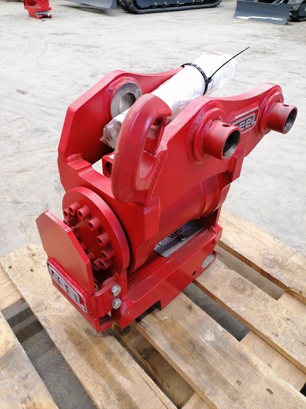 Powertilt mit Hydraulischen Schnellwechsler für Baggeranbau 2.5-3.5t