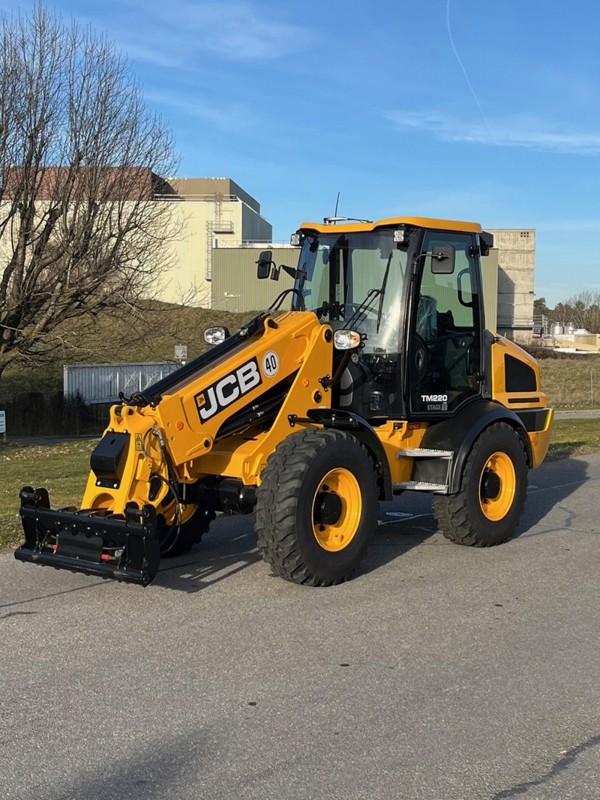 JCB TM220
